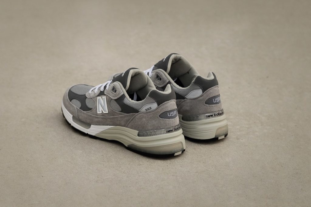 New Balance 人気のグレーカラー『M992GR』のリストック情報【随時更新】 | UP TO DATE