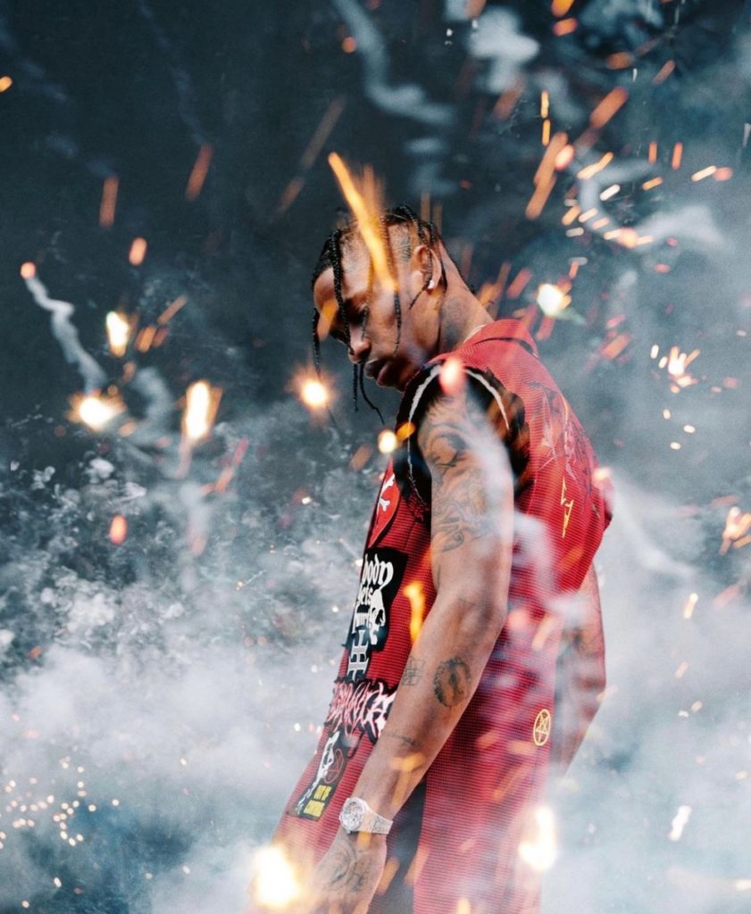 VETEMENTS 2022SSコレクションにTravis Scottが登場 | UP TO DATE