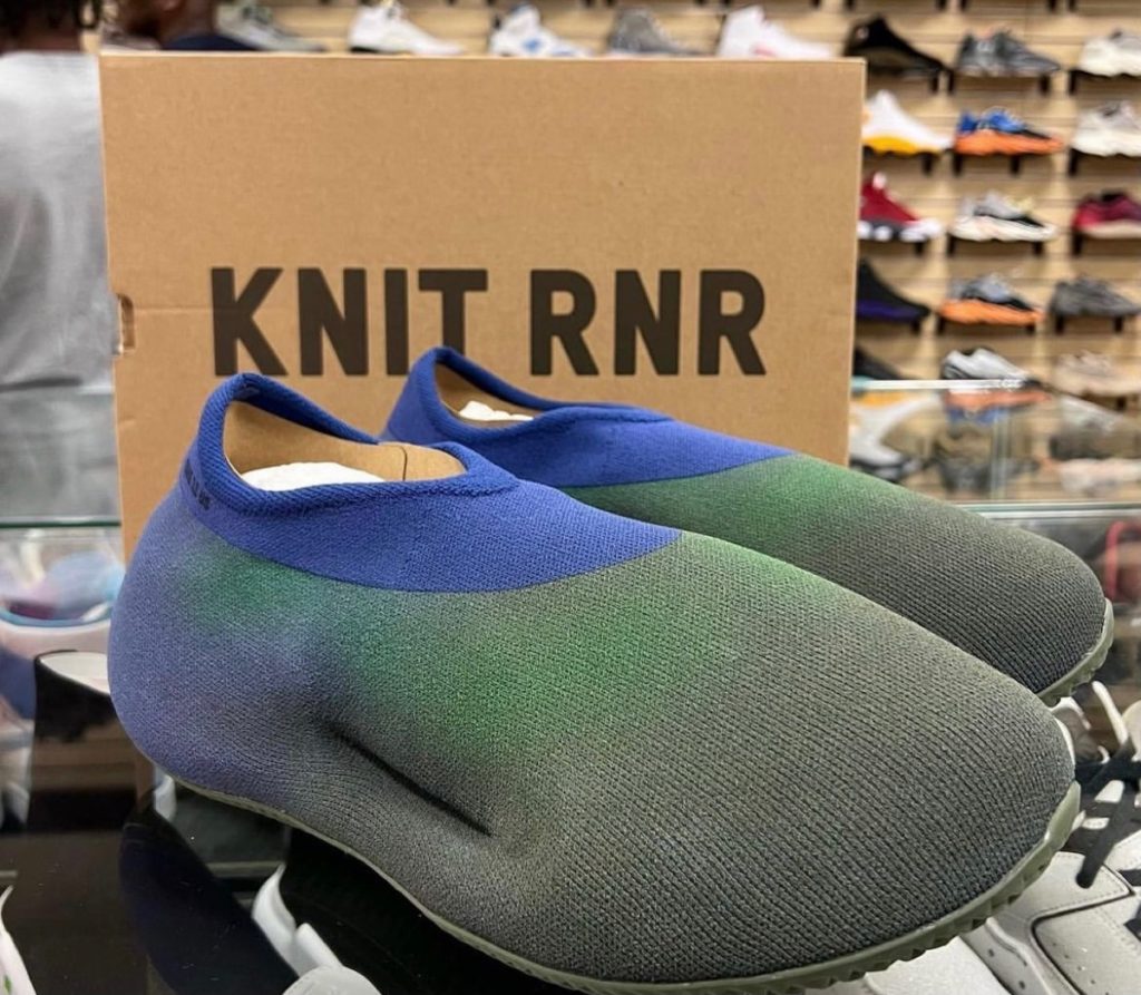 adidas YZY KNIT RNR “Faded Azure”が8月2日より発売予定 | UP TO DATE