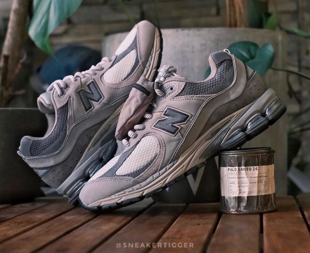 ミニバック搭載 第2弾 New Balance『M2002RVC』が国内7月16日に発売予定 | UP TO DATE