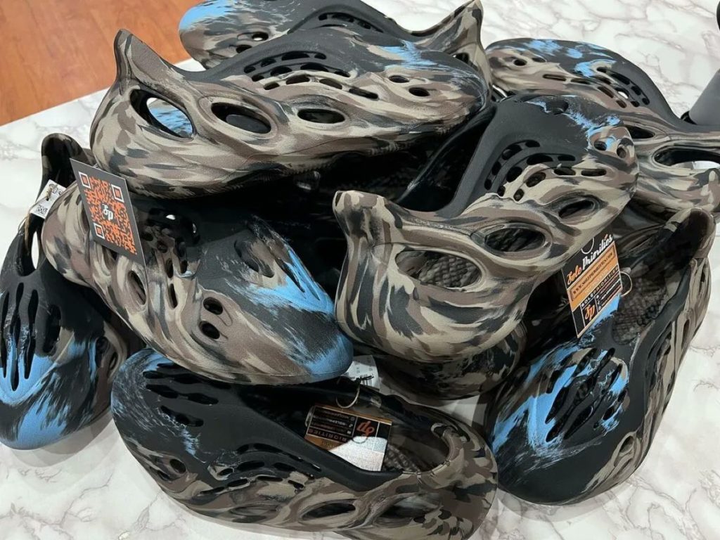 adidas Yeezy Foam Runner “MX CINDER”が国内6月1日より発売予定 [ID4126] | UP TO DATE