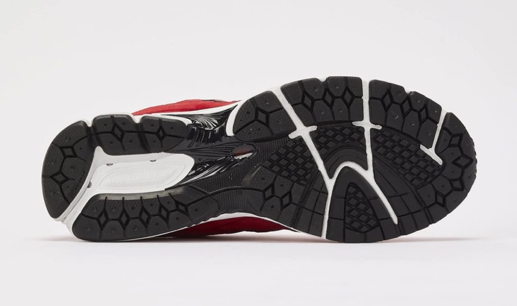 New Balance 『2002R “Red”』が発売[M2002RDR] | UP TO DATE