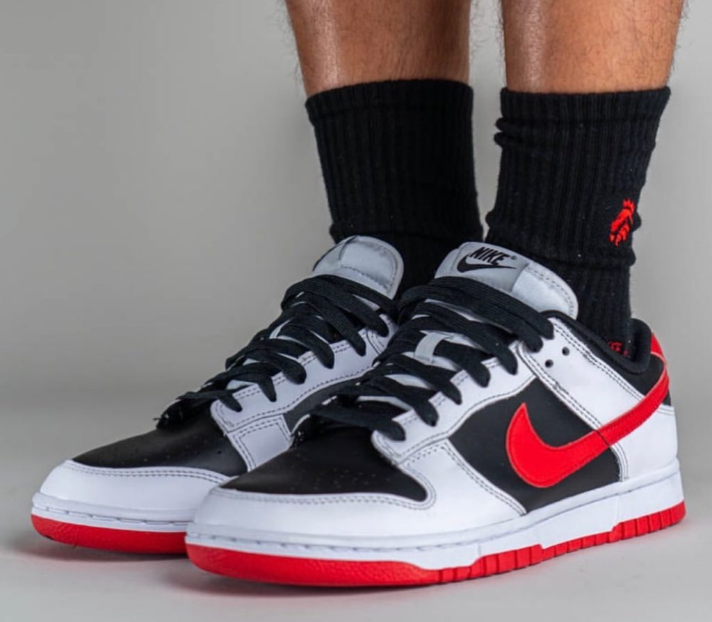 Nike Dunk Low “Reverse Panda Red Swoosh”が発売予定 [FD9762-061] | UP TO DATE