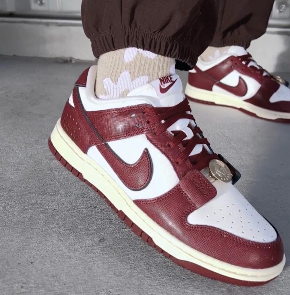 Nike Wmns Dunk Low SE “Sisterhood” Team Red & Phantomが国内2月16日／2月23日に発売 ...