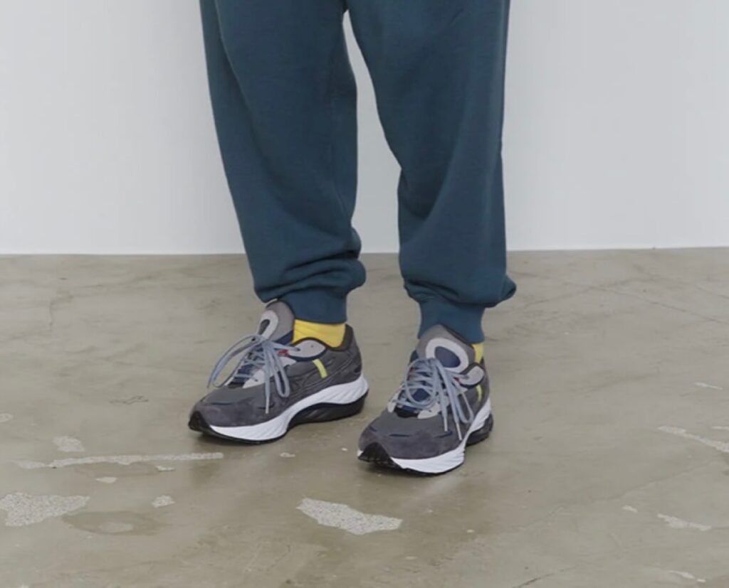 MIZUNO × Graphpaper コラボ第3弾『WAVE RIDER β』が国内4月8日／4月10日に発売 | UP TO DATE