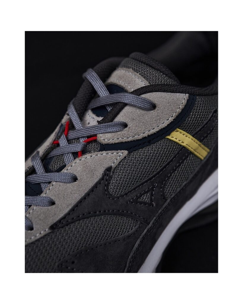 MIZUNO × Graphpaper コラボ第3弾『WAVE RIDER β』が国内4月8日／4月10日に発売 | UP TO DATE