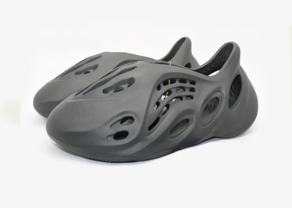 adidas YEEZY FOAM RUNNER “CARBON”が国内8月2日に発売予定 [IG5349] - FASHION FALE