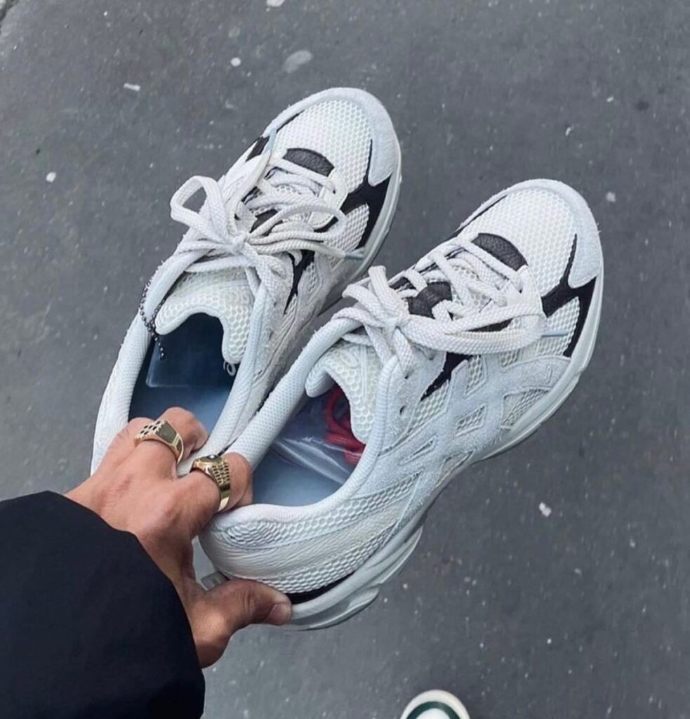 HAL STUDIOS × ASICS コラボ第3弾『GEL-1130 MK III “GLACIER”』が国内8月25日に発売予定 ...