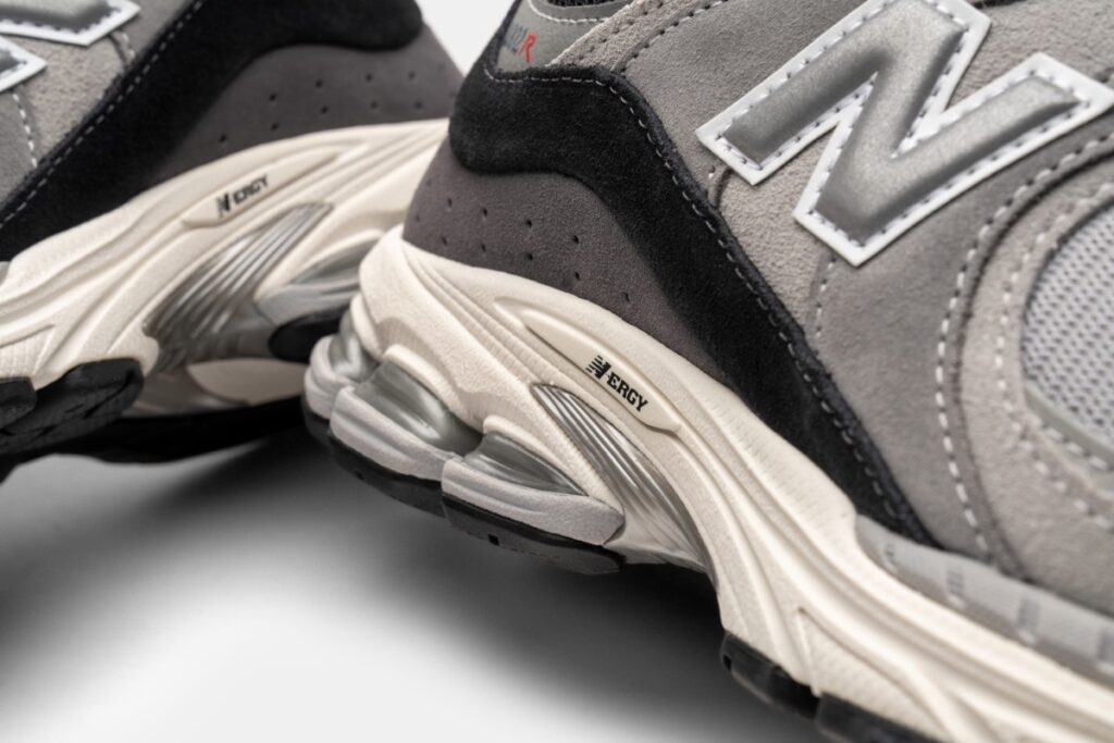 New Balance『2002R』新カラー全4色が国内8月18日に発売[M2002RSI / M2002RSG / M2002RSF ...