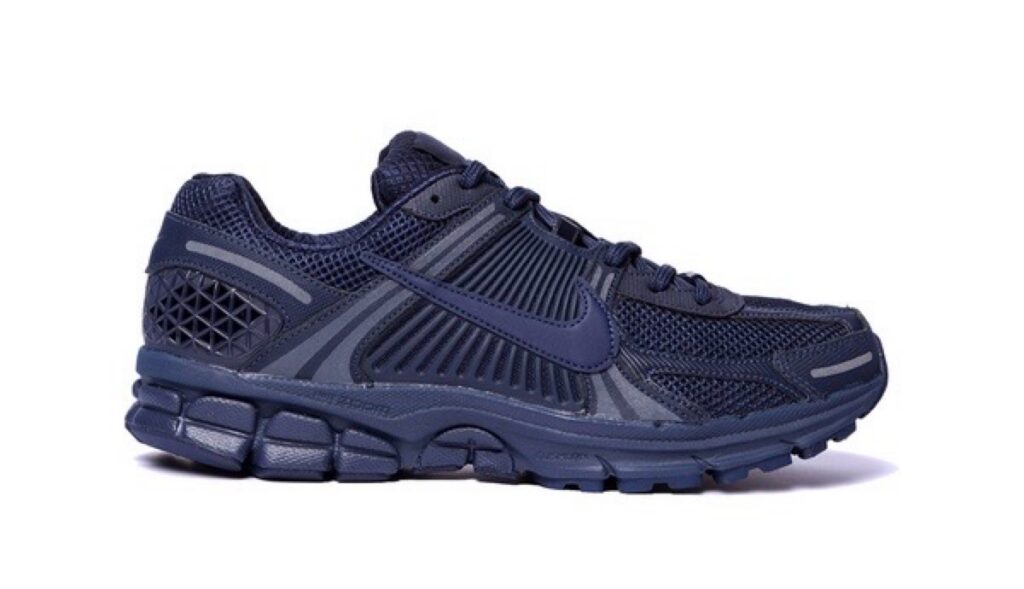 SOPH. TOKYO 24周年記念 Nike Zoom Vomero 5 SP “Midnight Navy”が国内11月2日より発売 ...