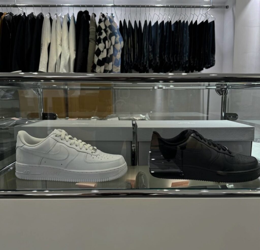 FRAGMENT × Nike Air Force 1 Low “White” & “Black”が国内11月24日にWEEKENDでゲリラ ...