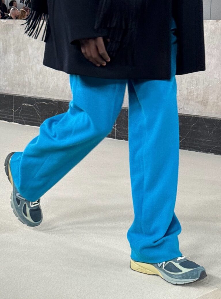 AURALEE × New Balance『990v4 “In Between”』が国内12月13日に発売[U990AR4 / U990AL4 ...