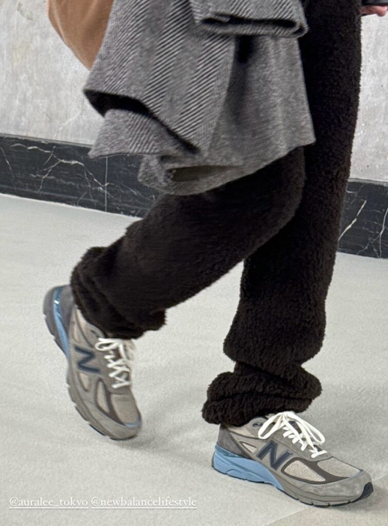 AURALEE × New Balance『990v4 “In Between”』が国内12月13日に発売[U990AR4 / U990AL4 ...