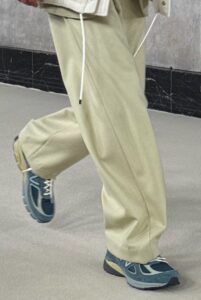 AURALEE × New Balance『990v4 “In Between”』が国内12月13日に発売[U990AR4 / U990AL4 ...