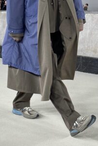 AURALEE × New Balance『990v4 “In Between”』が国内12月13日に発売[U990AR4 / U990AL4 ...