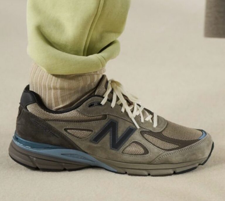 AURALEE × New Balance『990v4 “In Between”』が国内12月13日に発売[U990AR4 / U990AL4 ...