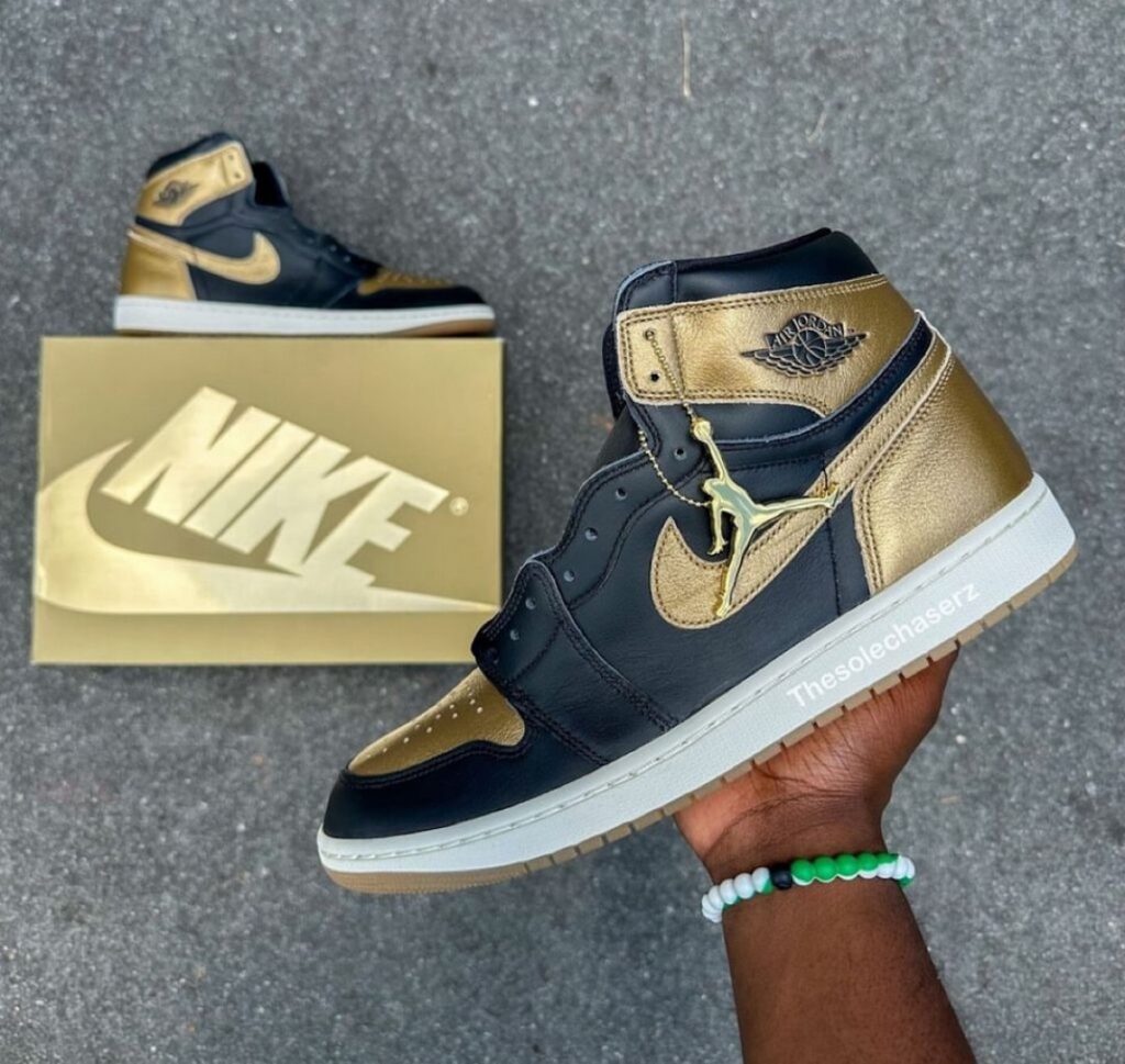 Nike Air Jordan 1 Retro High OG “Black/Metallic Gold”が国内8月3日に発売[DZ5485 ...