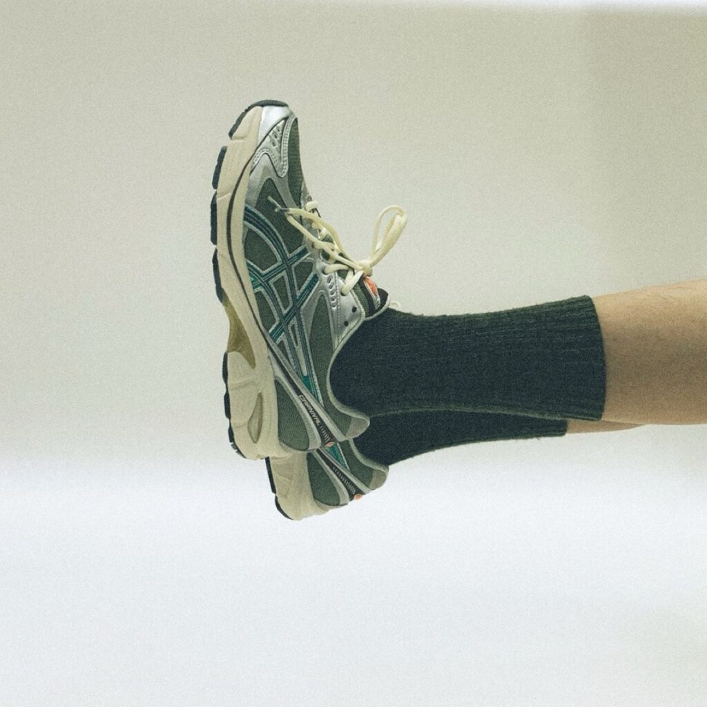 CARNIVAL × ASICS GT-2160 “CONCRETE BLOOM”が9月10日に発売予定 - FASHION FALE