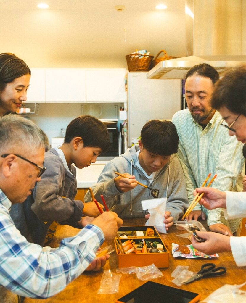 石井食品 x BEAMS JAPAN『おせちジャパン2025』の先行予約が国内12月16日まで受付中 | UP TO DATE