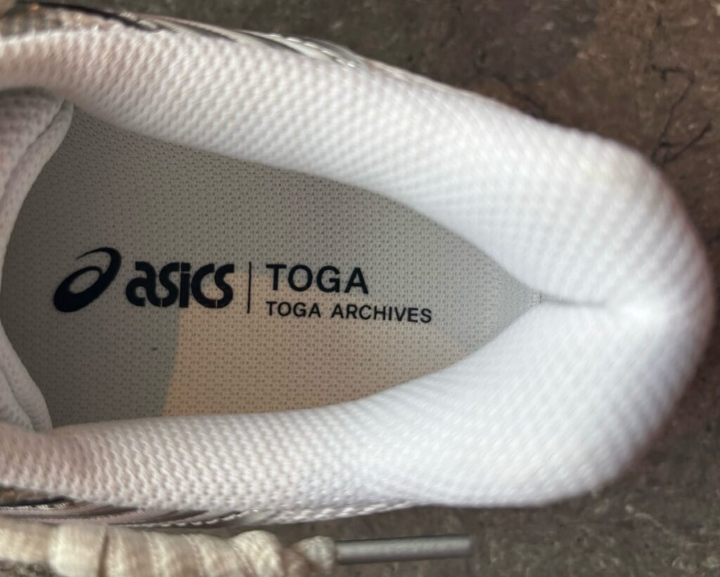TOGA ARCHIVES x ASICS GEL-CUMULUS 16 TG が国内10月3日／10月17日より発売 [1203B115 ...