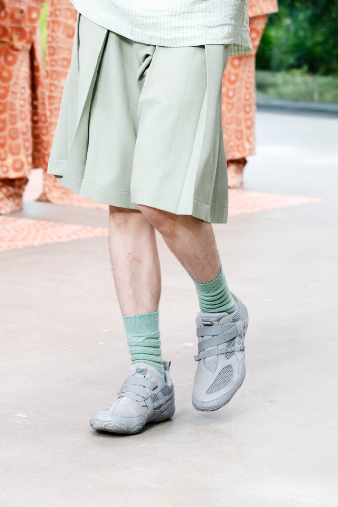 ISSEY MIYAKE x ASICS『HYPER TAPING』が発売予定 | UP TO DATE