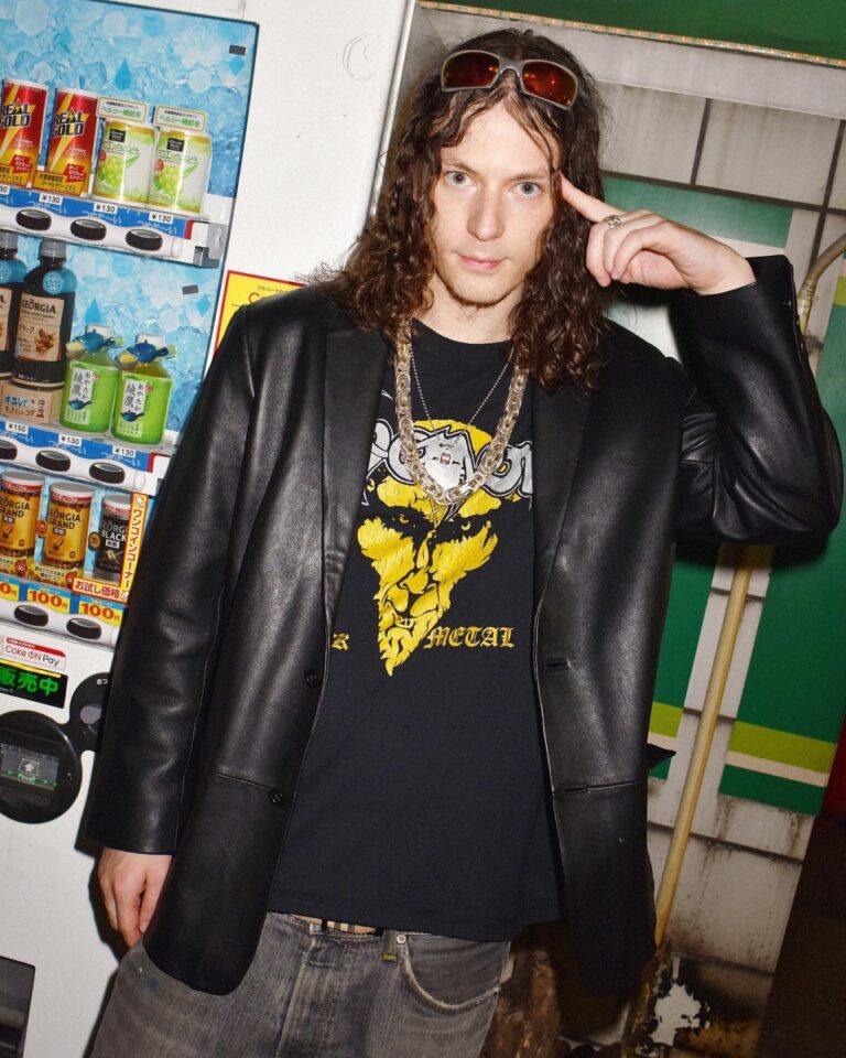 Bladee が Supreme 2025FW の最新LOOKを公開 | UP TO DATE