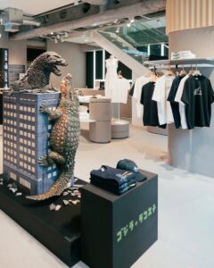 LACOSTE x GODZILLA コラボコレクション第2弾が国内5月29日に発売 | UP TO DATE